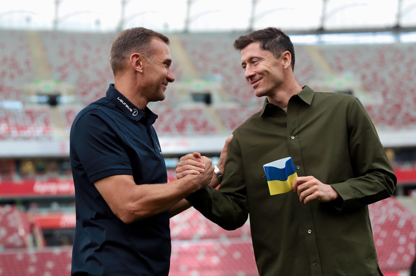 Lewandowski Will Wear A Ukrainian-Coloured Captain Armband In Qatar ...